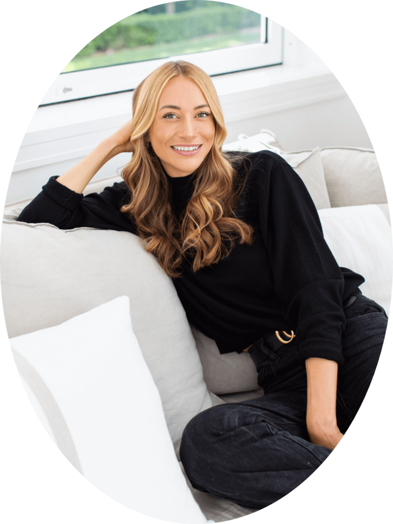 HAYLEY LLOYD | Business + Mindset Coach